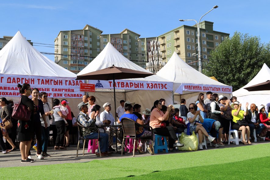 “Өглөөний гудамж” нээлтээ хийлээ Улаанбаатар Пост